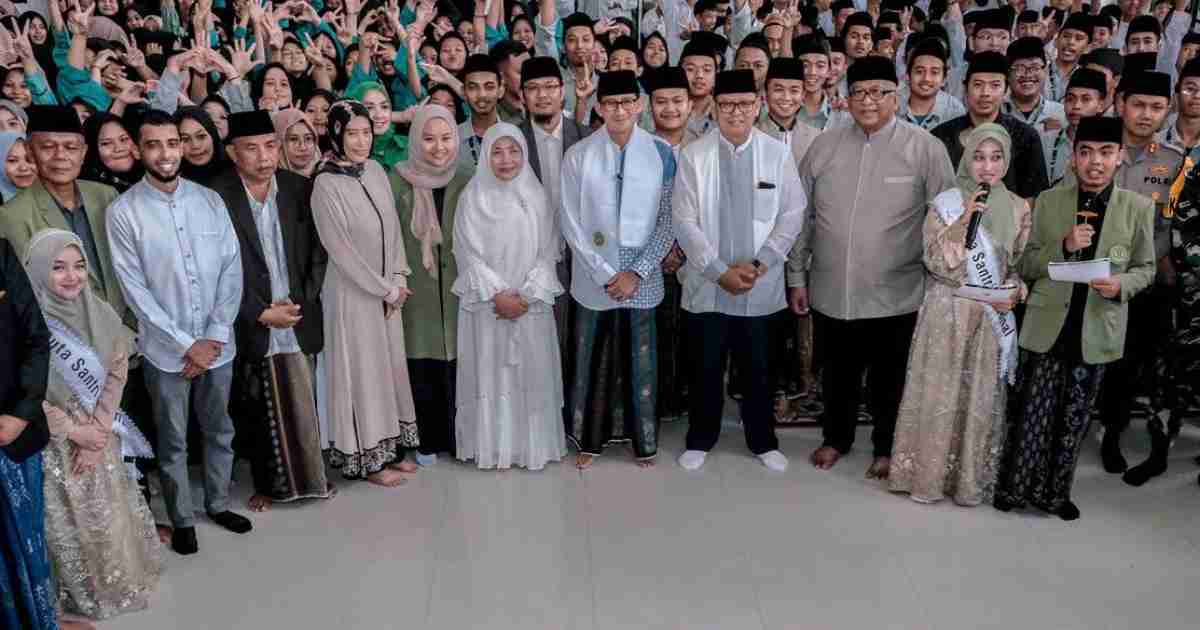 Siaran Pers: Menparekraf Dorong Santri Ponpes Syamsul 'Ulum Sukabumi ... Siaran Pers: Menparekraf Dorong Santri Ponpes Syamsul 'Ulum Sukabumi ...